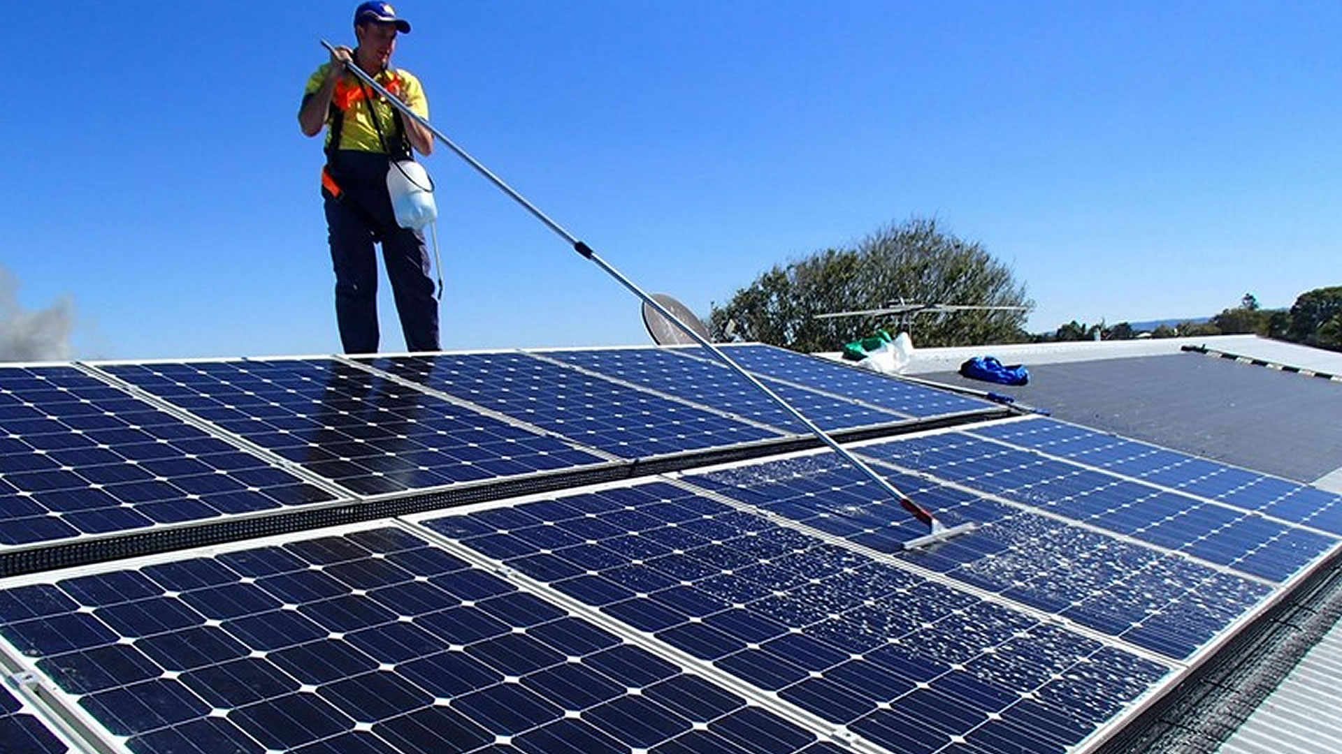 How to clean solar panels - E-Green Electrical